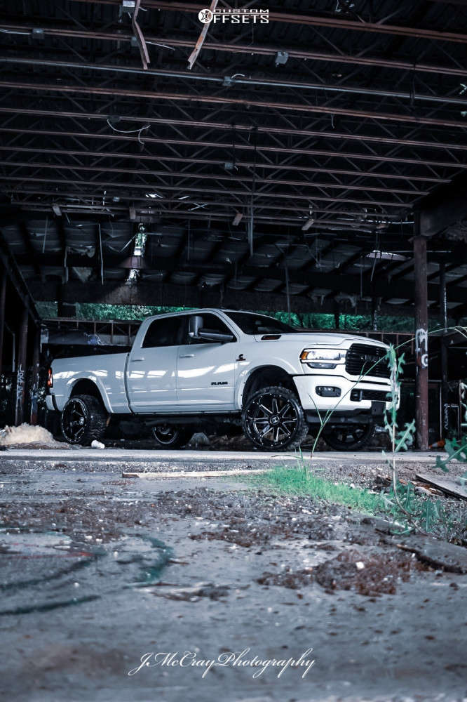 2020 Ram 2500 with 24x14 -76 Hostile Alpha and 33/12.5R24 Radar ...