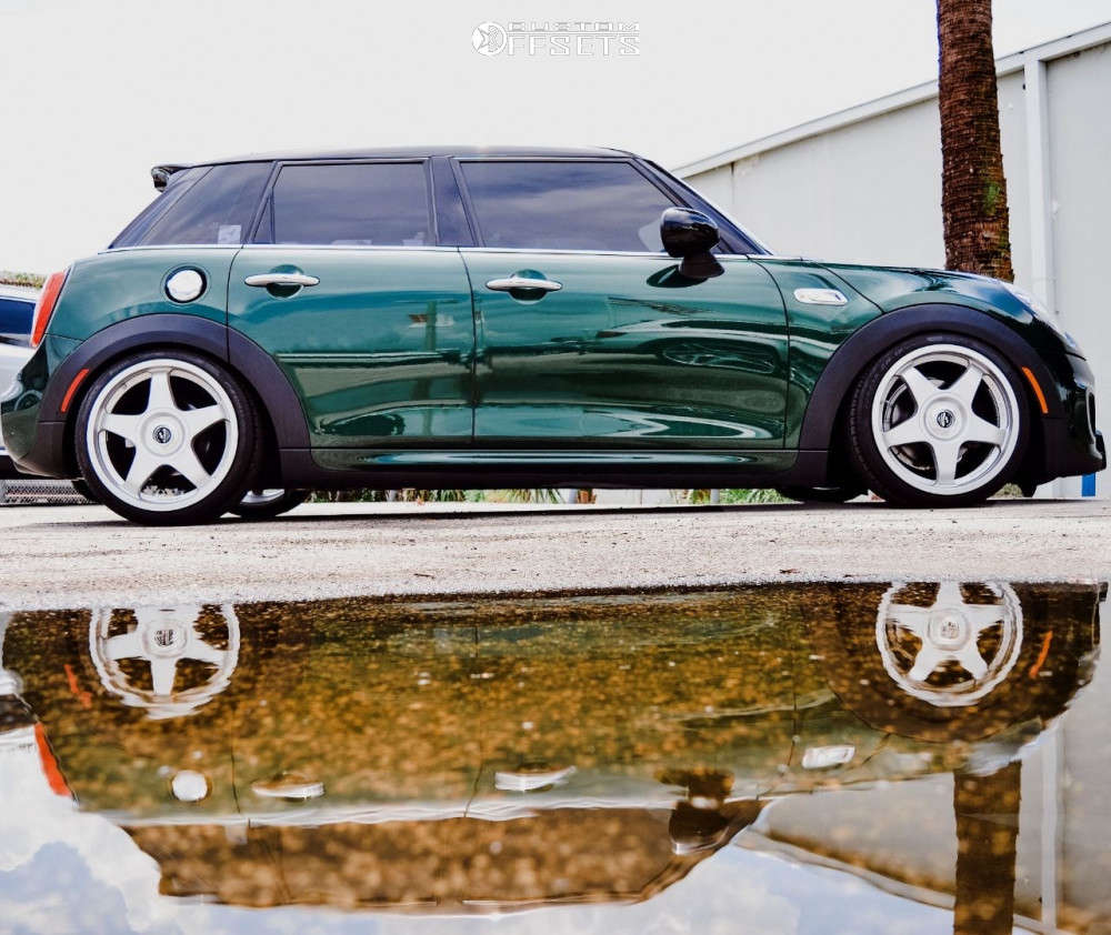 2018 Mini Cooper with 18x8.5 40 Fifteen52 Chicane and 225/35R18 Pirelli ...