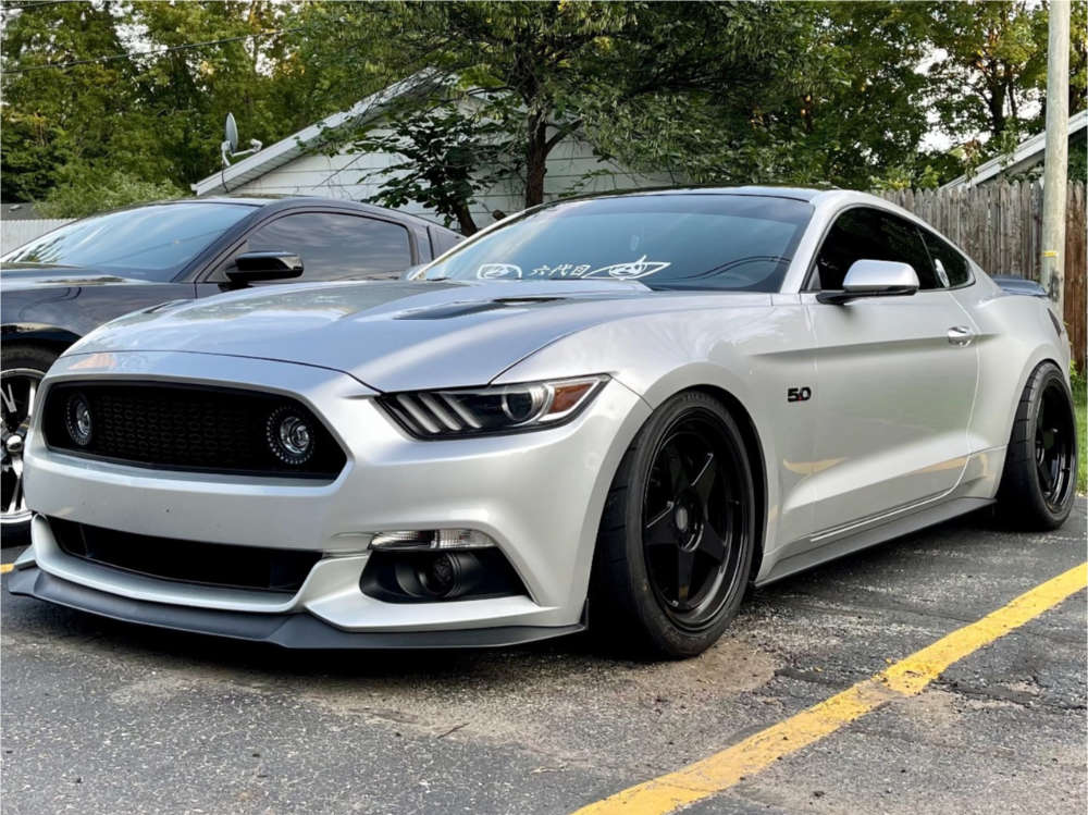 2017 Ford Mustang with 19x10 35 ESR Cr5 and 275/35R19 Firestone ...