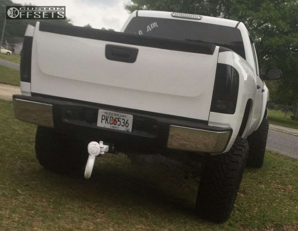 2009 Chevrolet Silverado 1500 with 18x9 0 XD Misfit and 37/13.5R18 Toyo ...