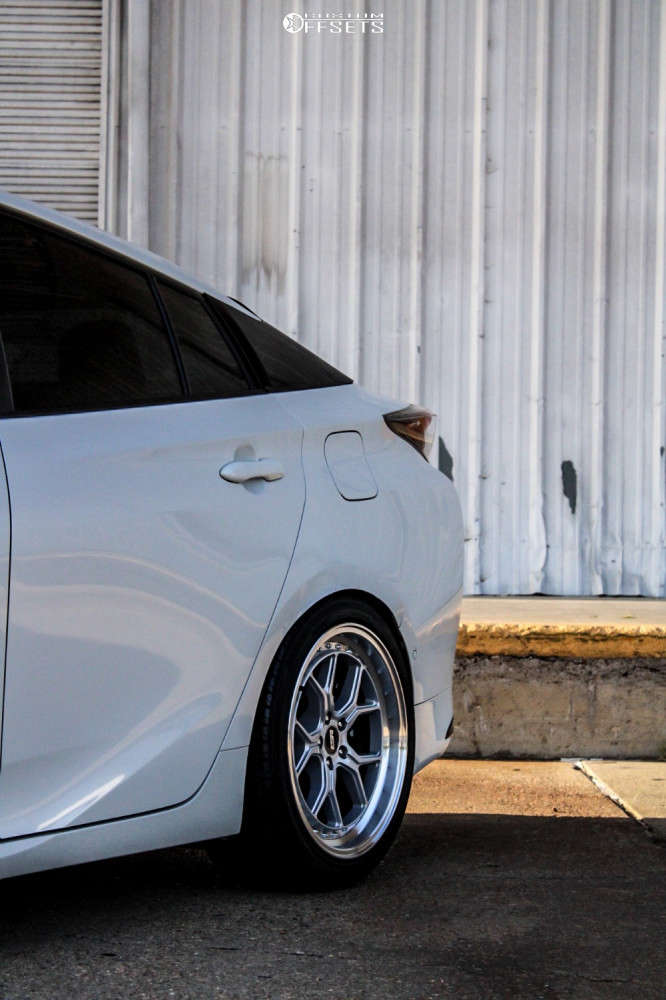 2018 Toyota Prius with 18x8.5 30 ESR Cs2 and 235/40R18 Vercelli Strada ...