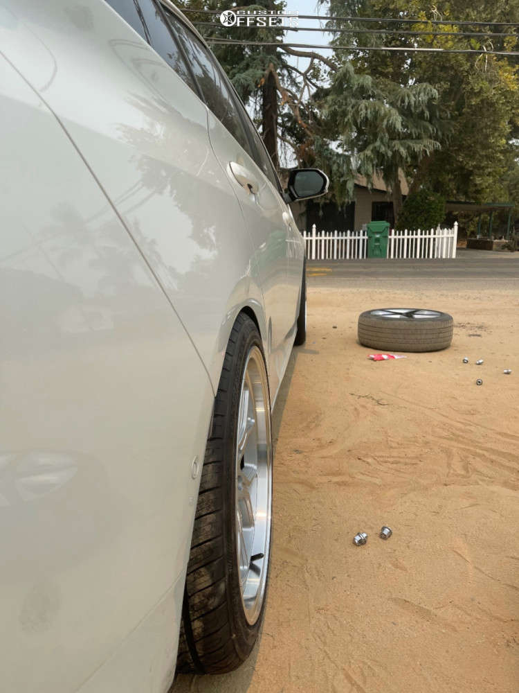 2018 Toyota Prius with 18x8.5 30 ESR Cs2 and 235/40R18 Vercelli Strada ...