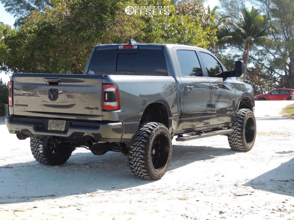 2020 Ram 1500 with 22x12 -44 Hostile Fury and 35/12.5R22 Federal Xplora ...