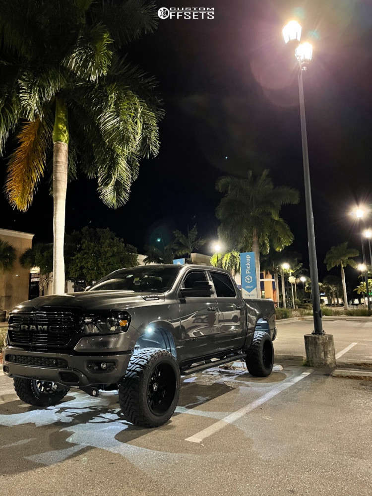 2020 Ram 1500 with 22x12 -44 Hostile Fury and 35/12.5R22 Federal Xplora ...