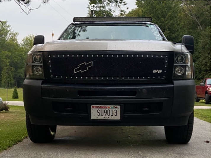 2009 Chevrolet Silverado 1500 with 17x8.5 -6 DX4 Rebel and 265/65R17 ...