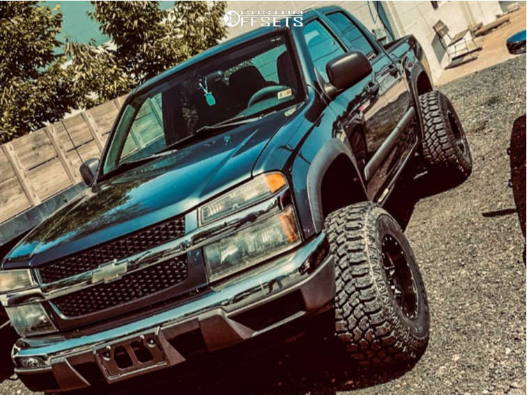 2006 Chevrolet Colorado with 15x10 -43 Fuel Lethal and 32/12.5R15 Mud ...