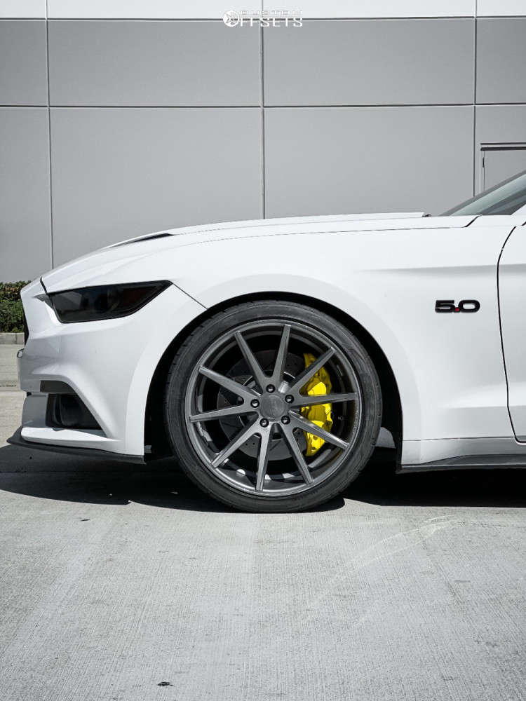 2016 Ford Mustang with 20x9.5 35 Vossen Vfs1 and 245/35R20 Nitto Nt555 ...