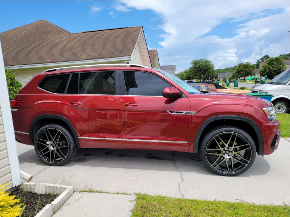 2019 Volkswagen Atlas with 24x10 35 Curva C300 and 275/35R24 Lexani Lx ...
