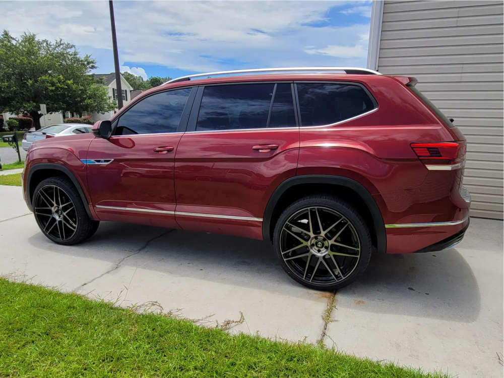 2019 Volkswagen Atlas with 24x10 35 Curva C300 and 275/35R24 Lexani Lx ...