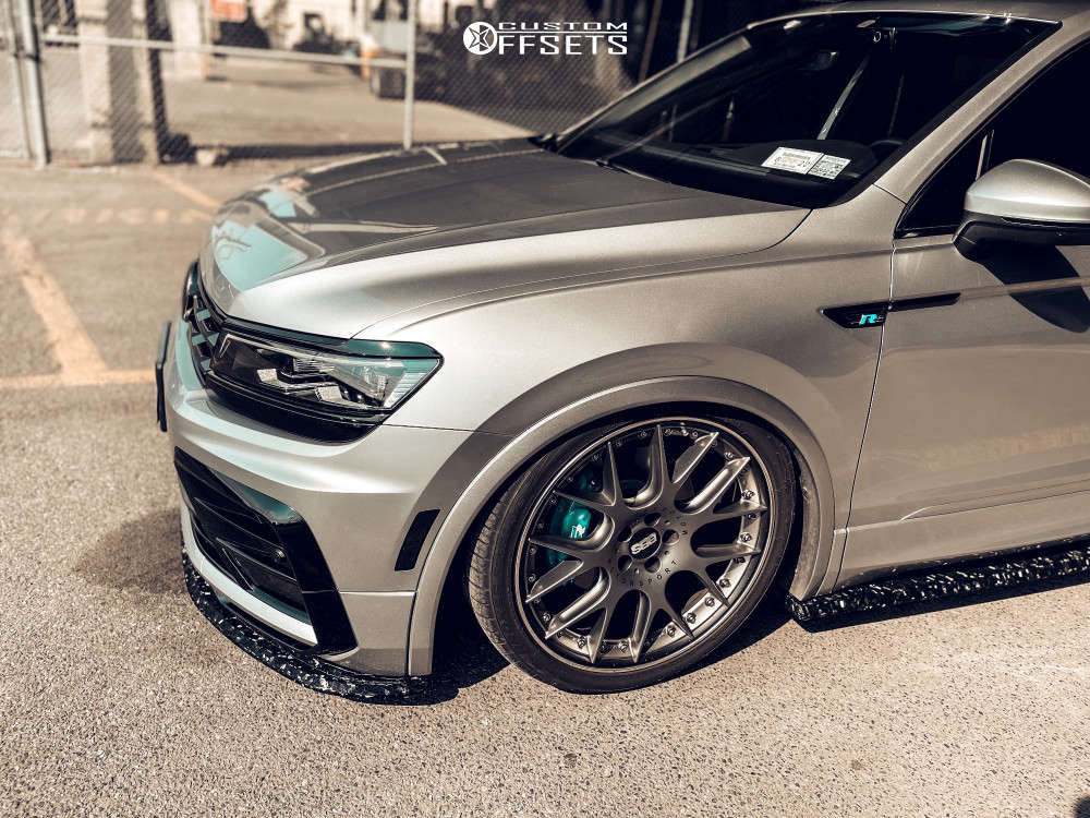 2020 Volkswagen Tiguan with 21x9.5 30 BBS Chrii and 265/35R21 Toyo ...