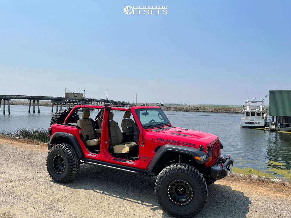 2018 Jeep Wrangler with 17x9 -38 Method Mr105 and 37/12.5R17 Mickey ...