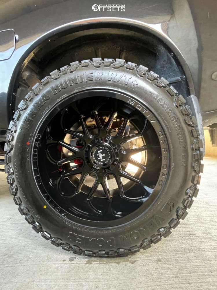 2004 Nissan Titan with 20x12 -44 Motiv Offroad Magnus 423b and 35/12 ...