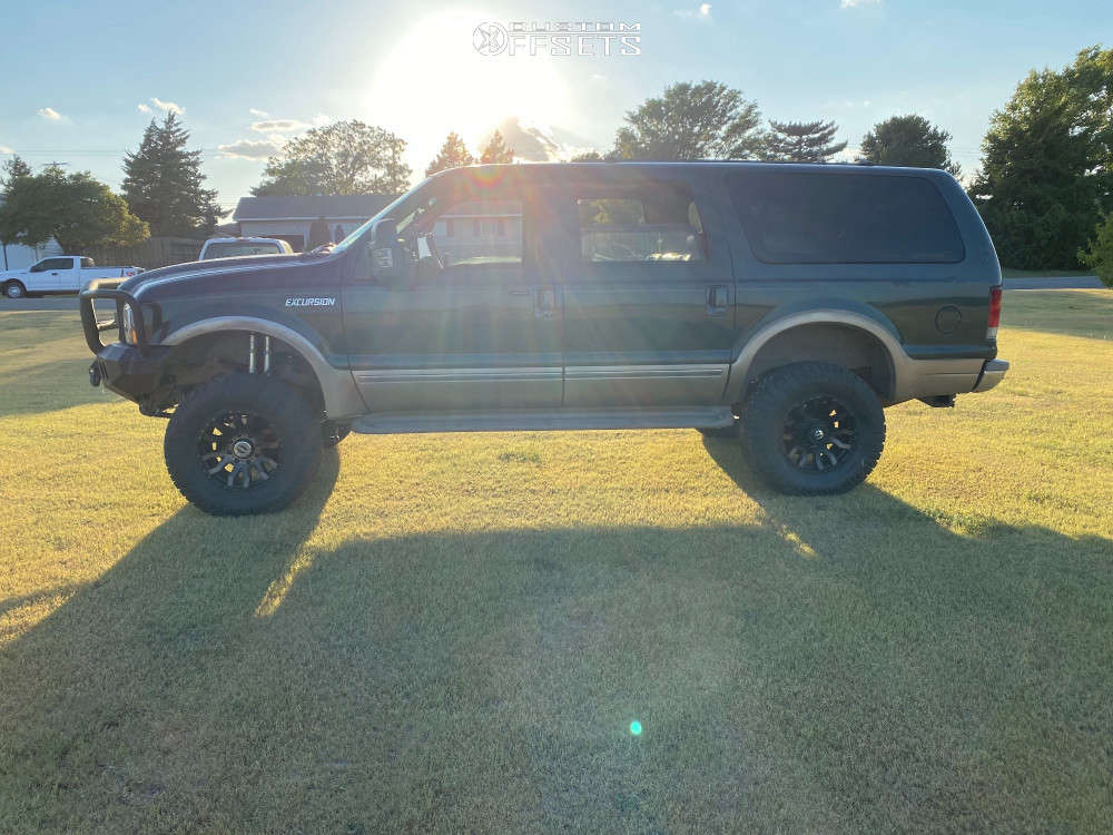 2002 Ford Excursion with 18x9 -12 Fuel Blitz and 35/12.5R18 Nitto Ridge ...