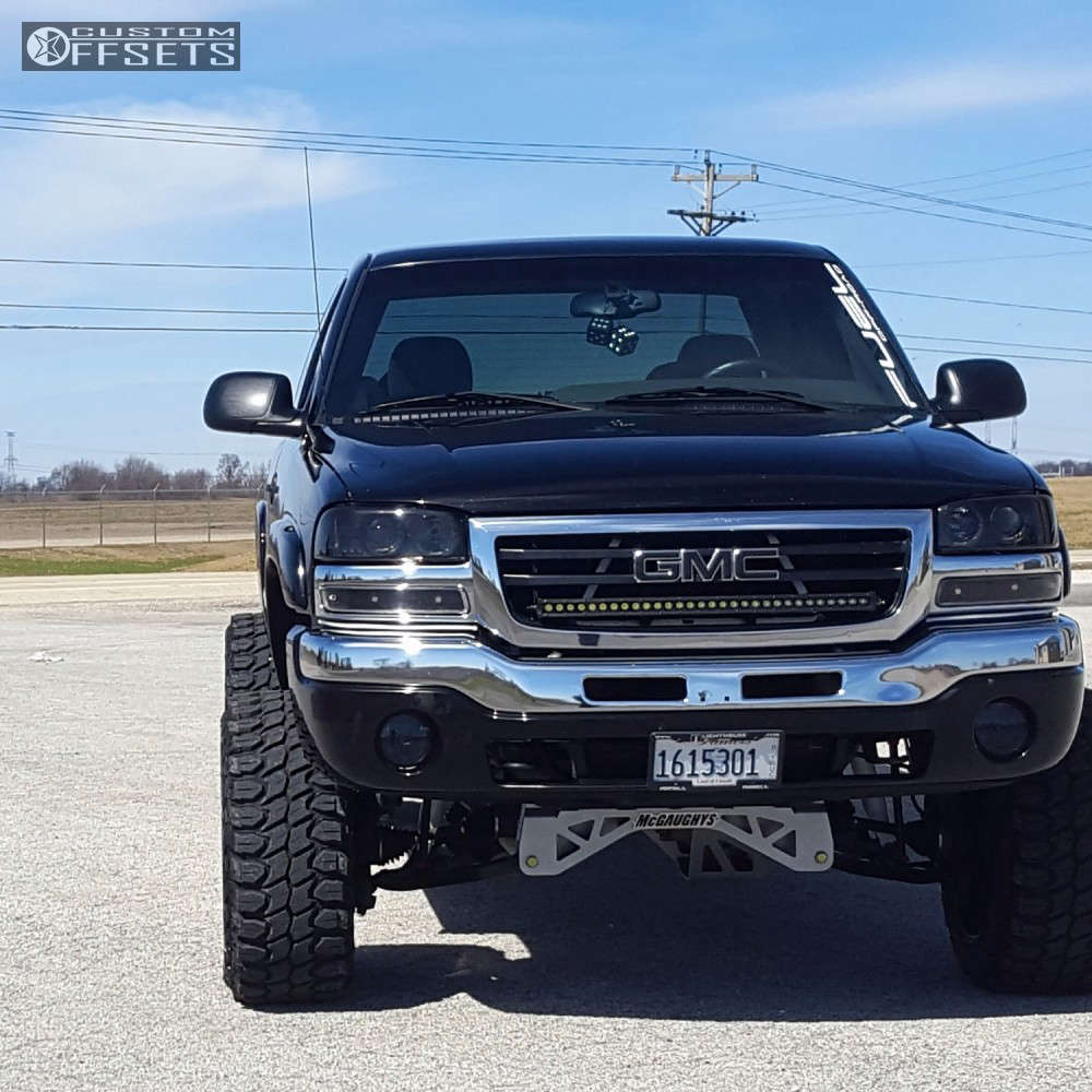 2004 GMC Sierra 1500 with 20x12 -44 Raceline Injector and 33/12.5R20 ...