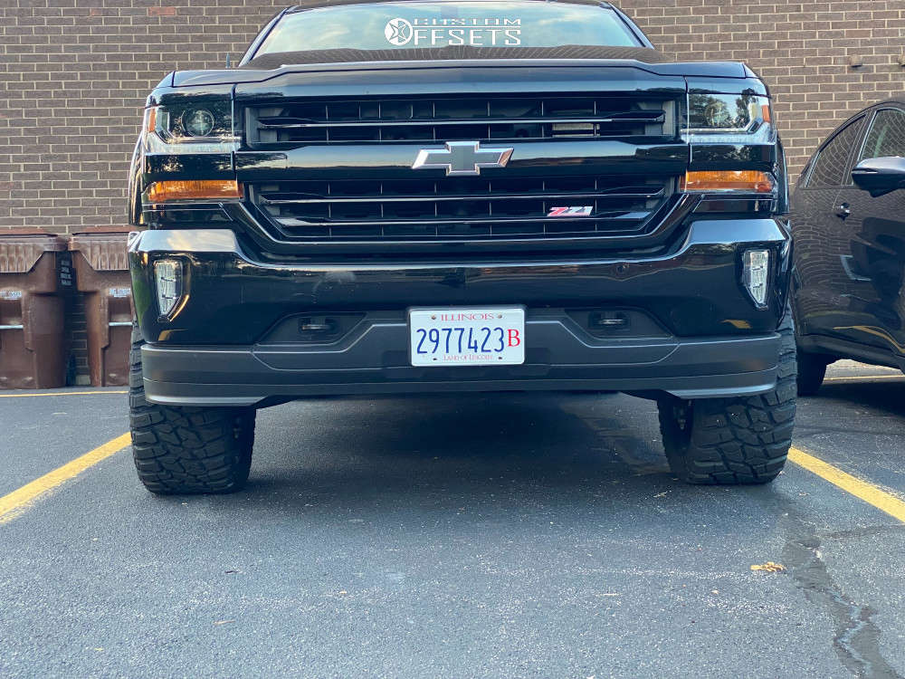 2018 Chevrolet Silverado 1500 with 22x10 -19 Vision Razor and 33/12 ...