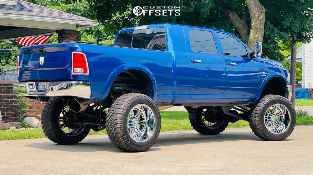 2015 Ram 2500 with 24x14 -76 Hostile Lunatic and 40/15.5R24 Patriot M/t ...