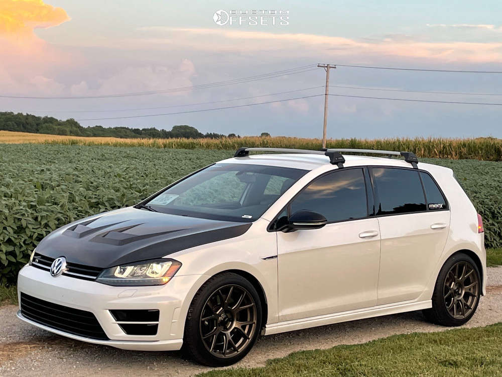 2016 Volkswagen Golf R with 18x8.5 43 Konig Ampliform and 235/40R18 ...