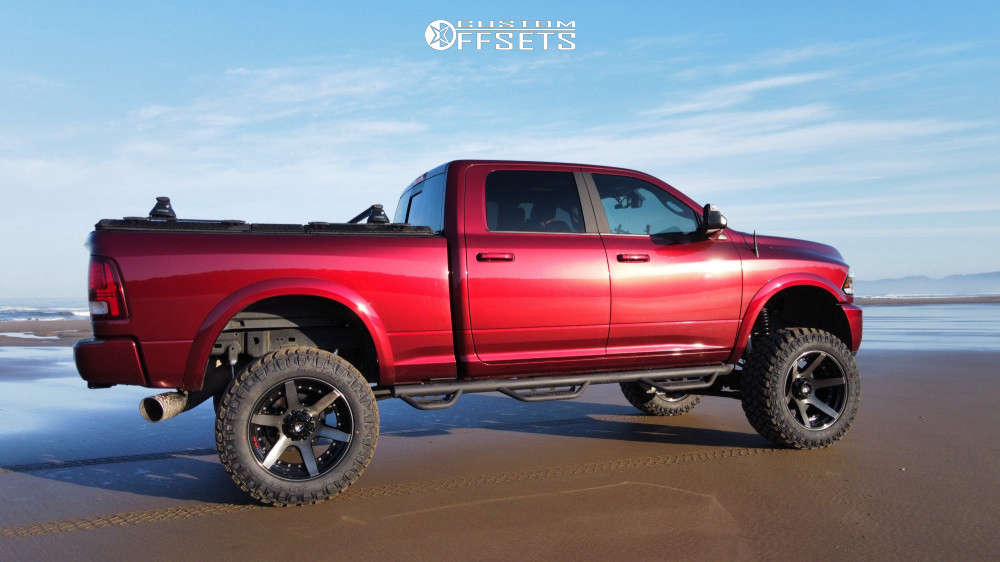 2017 Ram 2500 with 22x12 -44 4Play 4p60 and 37/13.5R22 Maxxis Razr Mt ...