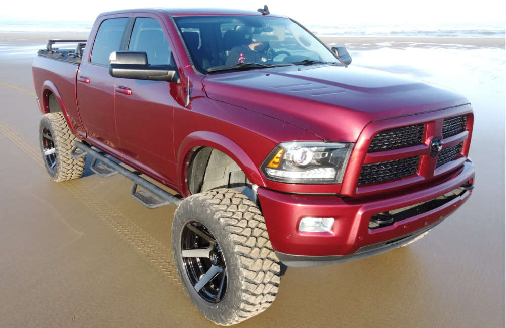 2017 Ram 2500 with 22x12 -44 4Play 4p60 and 37/13.5R22 Maxxis Razr Mt ...