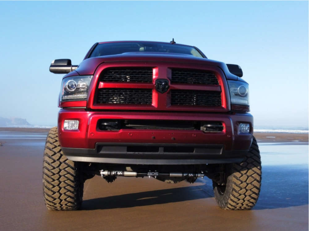 2017 Ram 2500 with 22x12 -44 4Play 4p60 and 37/13.5R22 Maxxis Razr Mt ...