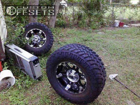 1991 Ford Bronco with 17x9 -12 XD Spy and 35/12.5R17 Nitto Trail ...