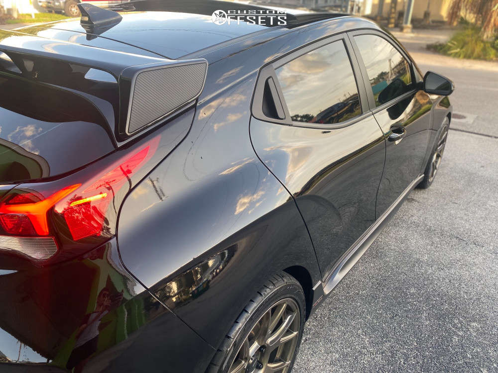 2019 Hyundai Veloster with 18x8.5 45 Konig Ampliform and 235/40R18 ...