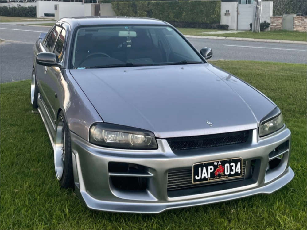 1998 Nissan Skyline R34 with 18x9.5 5 D-Speed DS01 and 235/35R18 Lanvigator Catchpower and ...