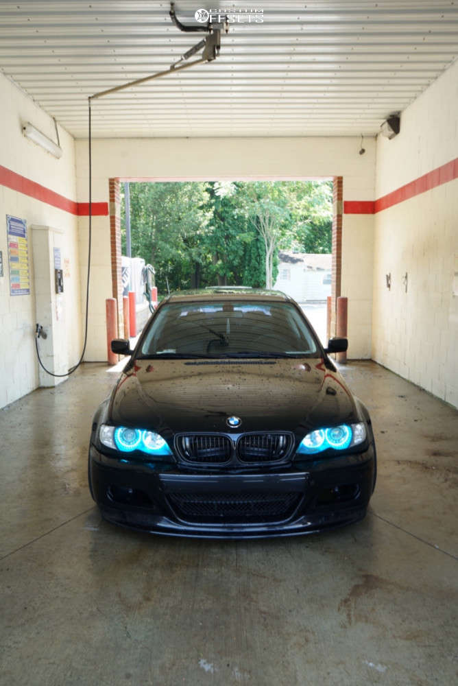2004 BMW 325i with 18x8.5 38 VMR V703 and 215/40R18 Delinte D7 Thunder ...