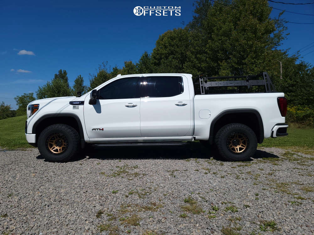 2021 GMC Sierra 1500 with 17x9 -12 Method Mr312 and 285/70R17 General ...