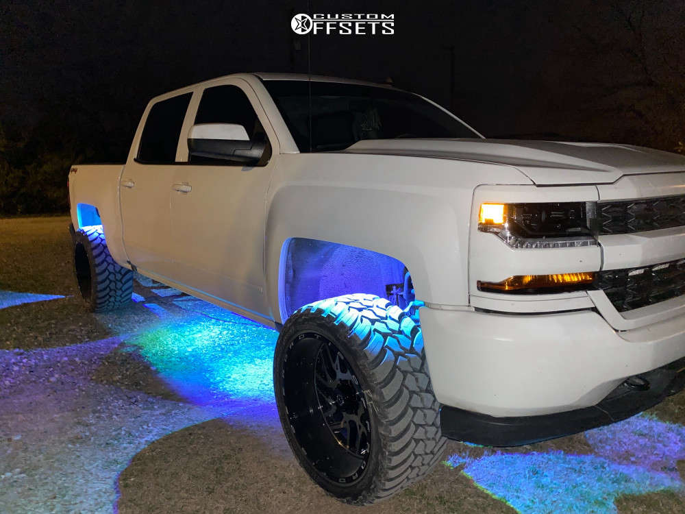 2018 Chevrolet Silverado 1500 with 22x12 -51 TIS 544MB and 33/12.5R22 ...