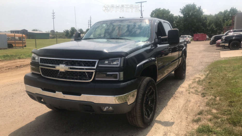 2005 Chevrolet Silverado 2500 HD with 20x9 0 Ballistic Ravage and 33/12 ...