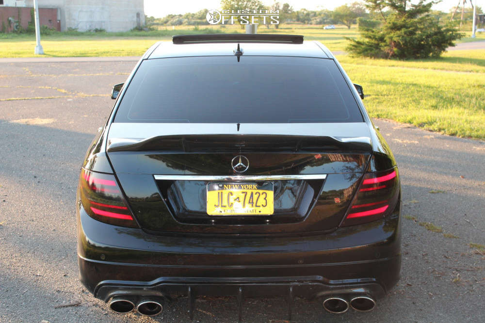 2014 Mercedes-Benz C300 with 18x8.5 35 Rotiform Rse and 225/40R18 ...