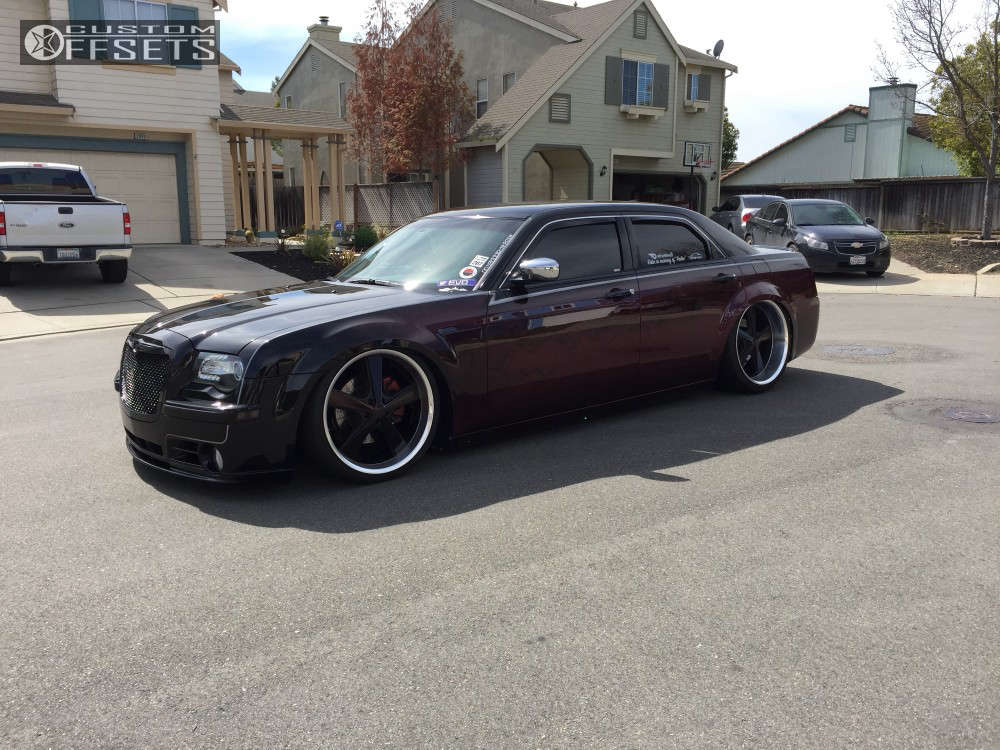 2006 Chrysler 300 with 22x11.5 5 American Racing Nova and 255/30R22 ...