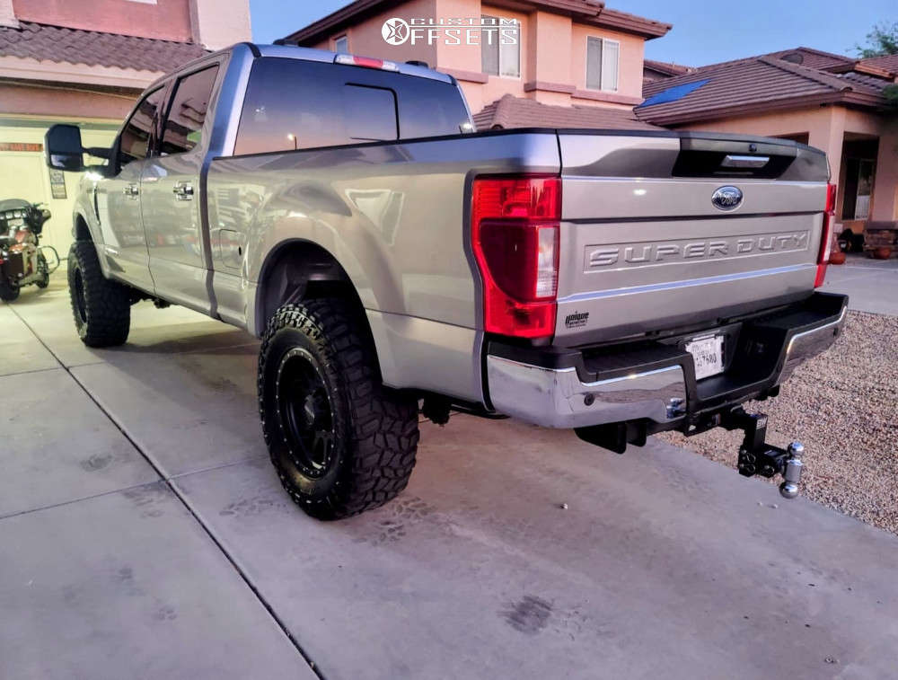 2020 Ford F-250 Super Duty with 20x10 -24 Method Mr605 and 37/12.5R20 ...