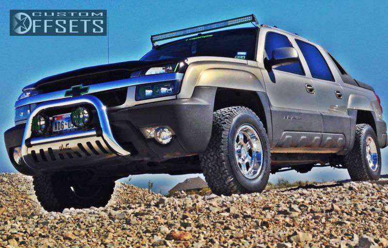 2003 Chevrolet Avalanche with 17x9 -6 Pro Comp 6089 and 285/70R17 ...