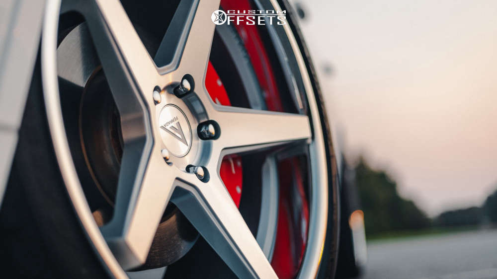 2019 Dodge Durango with 22x10.5 35 Ferrada FR3 and 30/11.5R22 Atturo ...