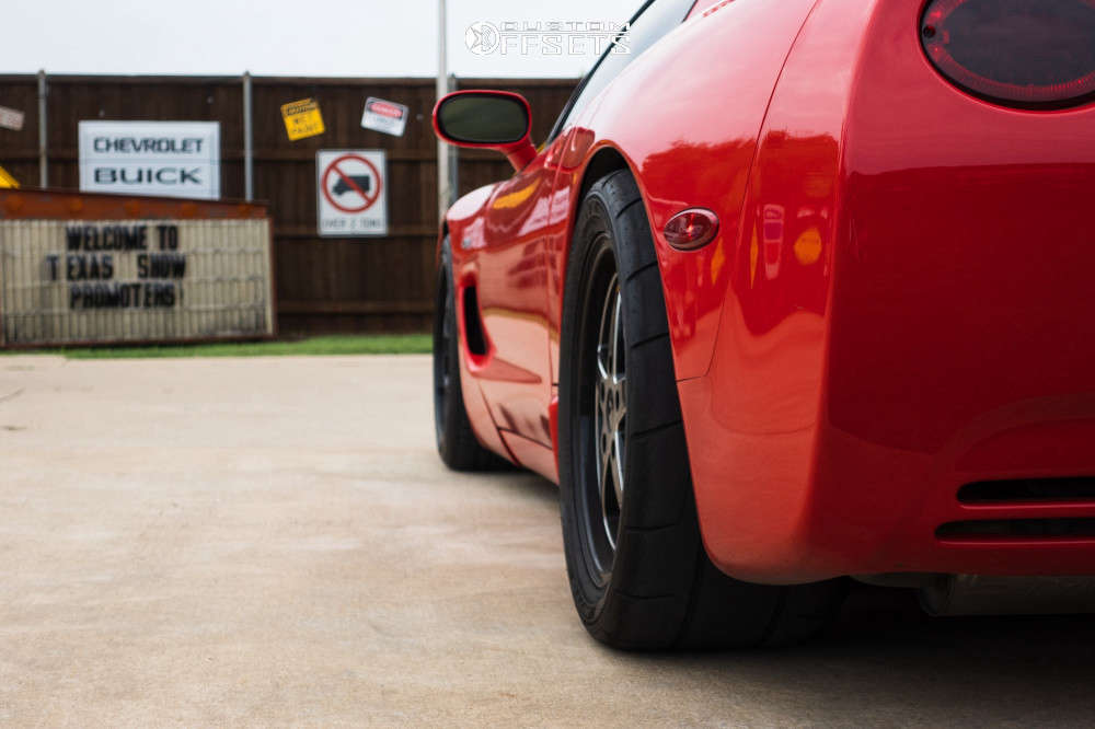 2002 Chevrolet Corvette with 18x10.5 58 SpeedLine C5Z and 255/35R18 ...