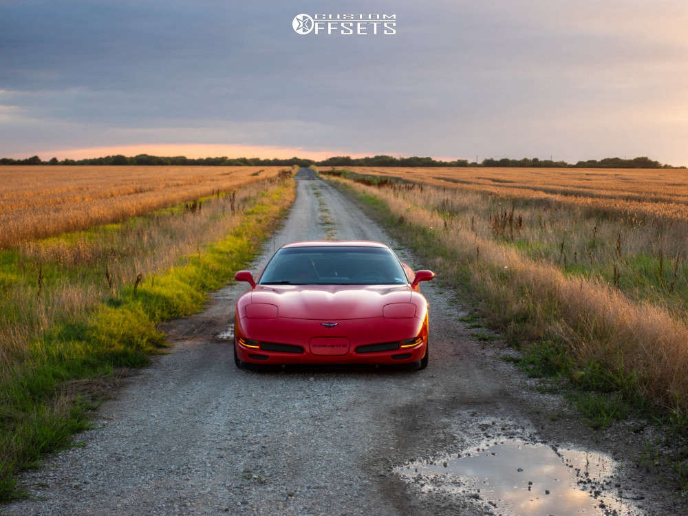 2002 Chevrolet Corvette with 18x10.5 58 SpeedLine C5Z and 255/35R18 ...