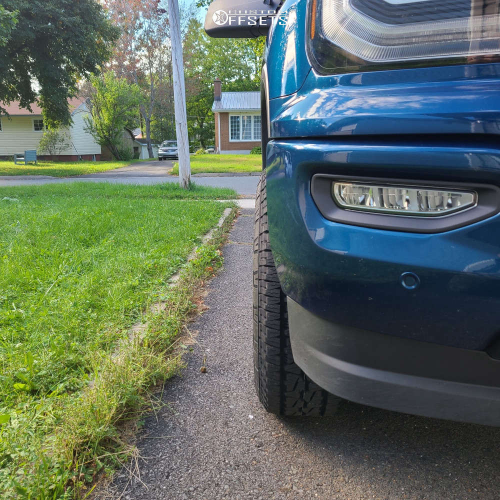 2017 GMC Sierra 1500 with 18x9 0 Fast HD Menace and 33/10.5R18 ...