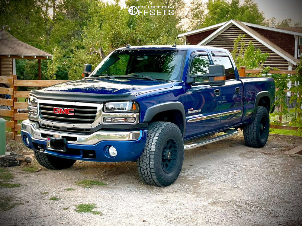 2004 GMC Sierra 2500 HD with 17x9 -6 Pro Comp 7032 and 33/12.5R17 ...
