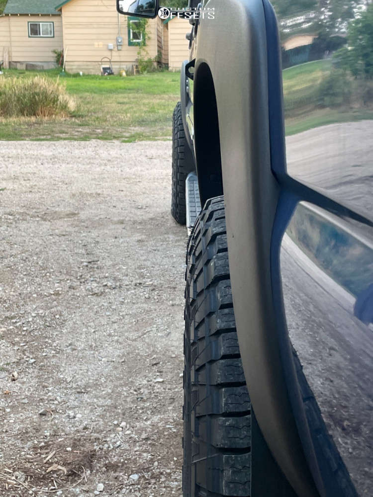 2004 GMC Sierra 2500 HD with 17x9 -6 Pro Comp 7032 and 33/12.5R17 ...