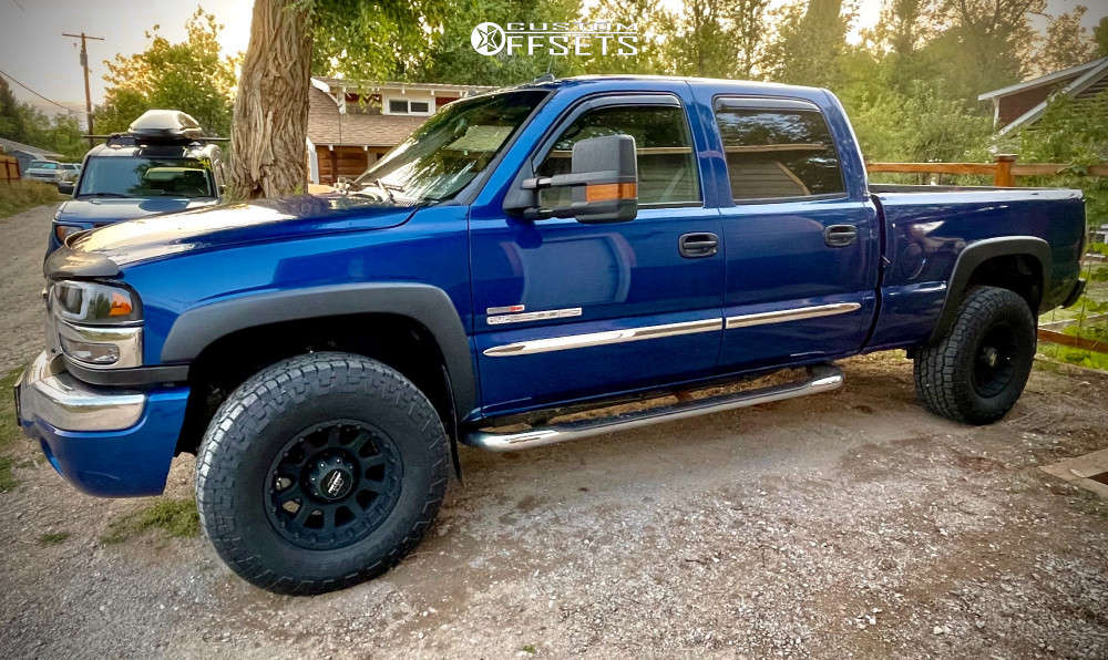 2004 GMC Sierra 2500 HD with 17x9 -6 Pro Comp 7032 and 33/12.5R17 ...
