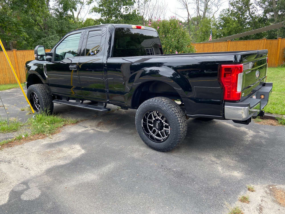 2018 Ford F-250 Super Duty with 20x10 -24 Moto Metal Mo992 and 35/12 ...