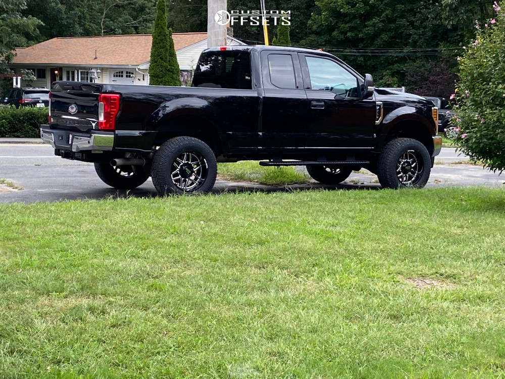 2018 Ford F-250 Super Duty with 20x10 -24 Moto Metal Mo992 and 35/12 ...