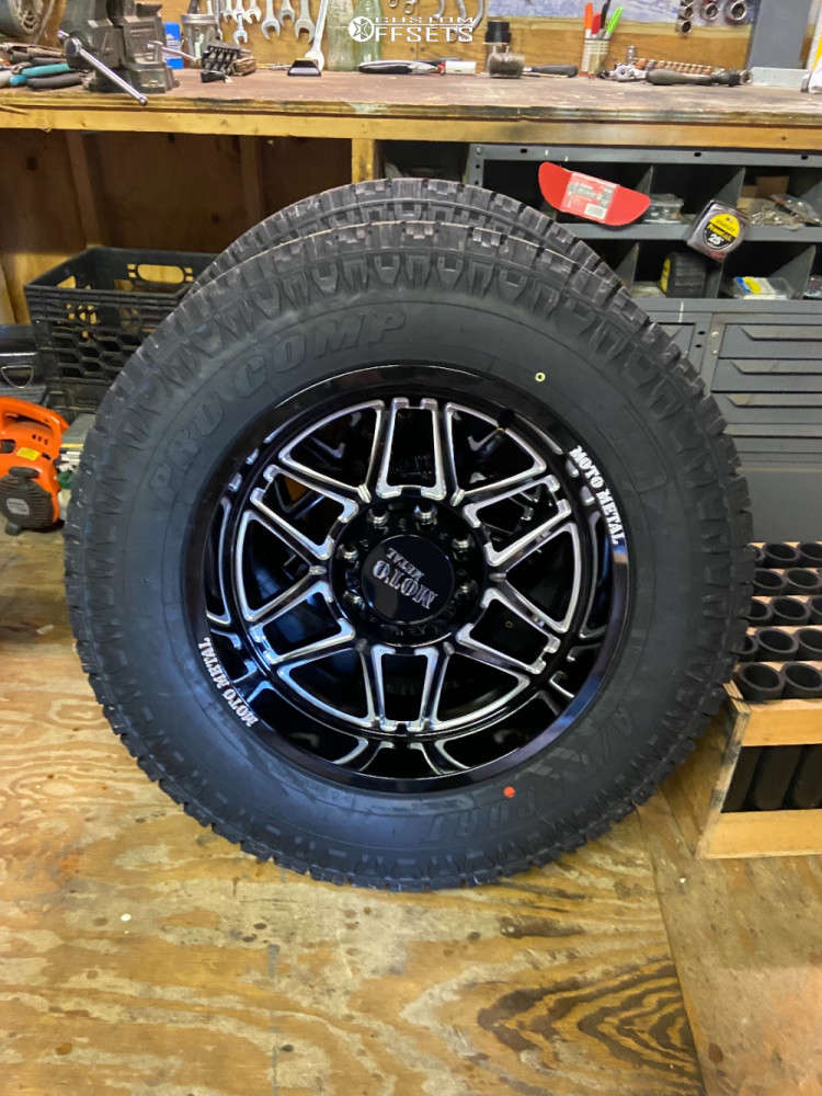 2018 Ford F-250 Super Duty with 20x10 -24 Moto Metal Mo992 and 35/12 ...