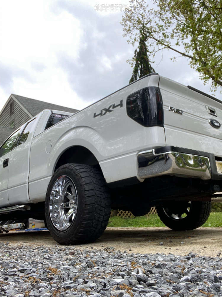 2013 Ford F-150 with 20x12 -44 Hostile Alpha and 33/12.5R20 Federal ...