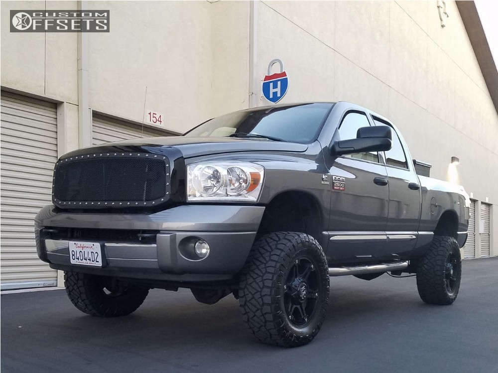 2007 Dodge Ram 2500 with 18x9 -12 KX CP01 and 33/12.5R18 Nitto Ridge ...