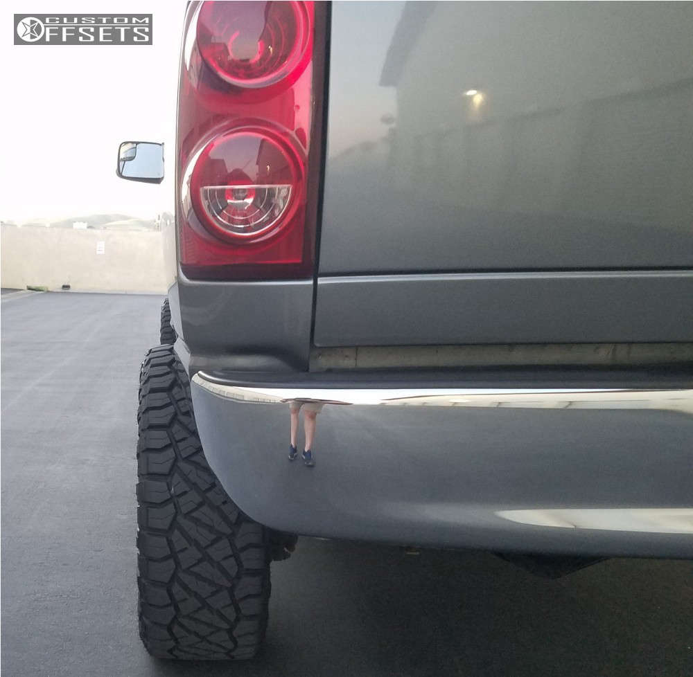 2007 Dodge Ram 2500 with 18x9 -12 KX CP01 and 33/12.5R18 Nitto Ridge ...