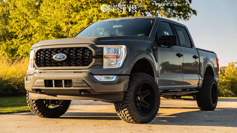 2021 Ford F-150 with 20x12 -51 Vision Razor and 33/12.5R20 General ...