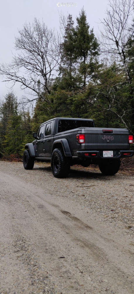2020 Jeep Gladiator with 17x8.5 12 Method Mr305 and 35/12.5R17 Nitto ...